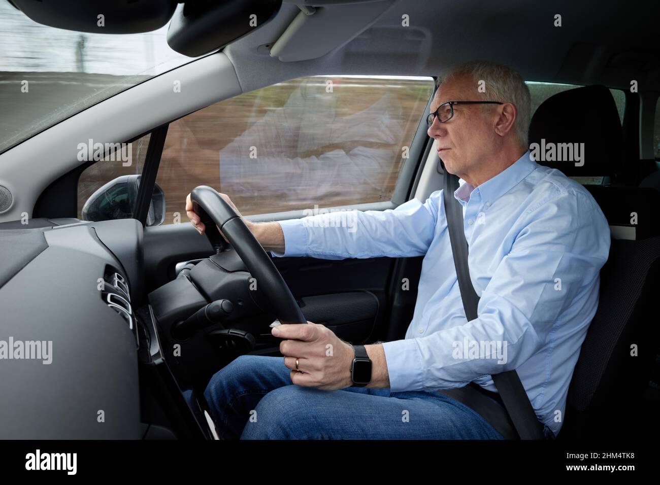 Older driver uk glasses hi-res stock photography and images - Alamy