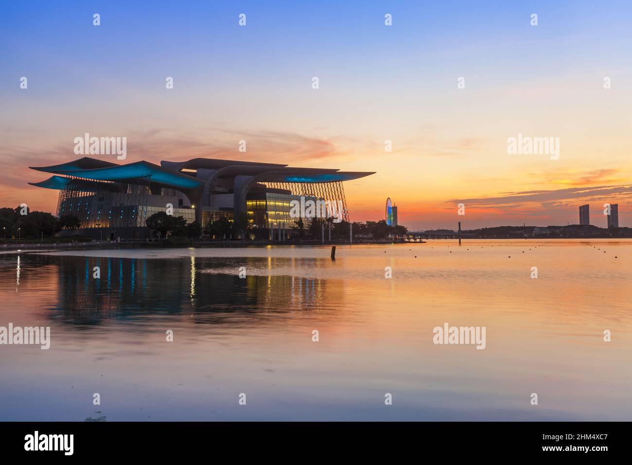 Wuxi taihu theatre hi-res stock photography and images - Alamy