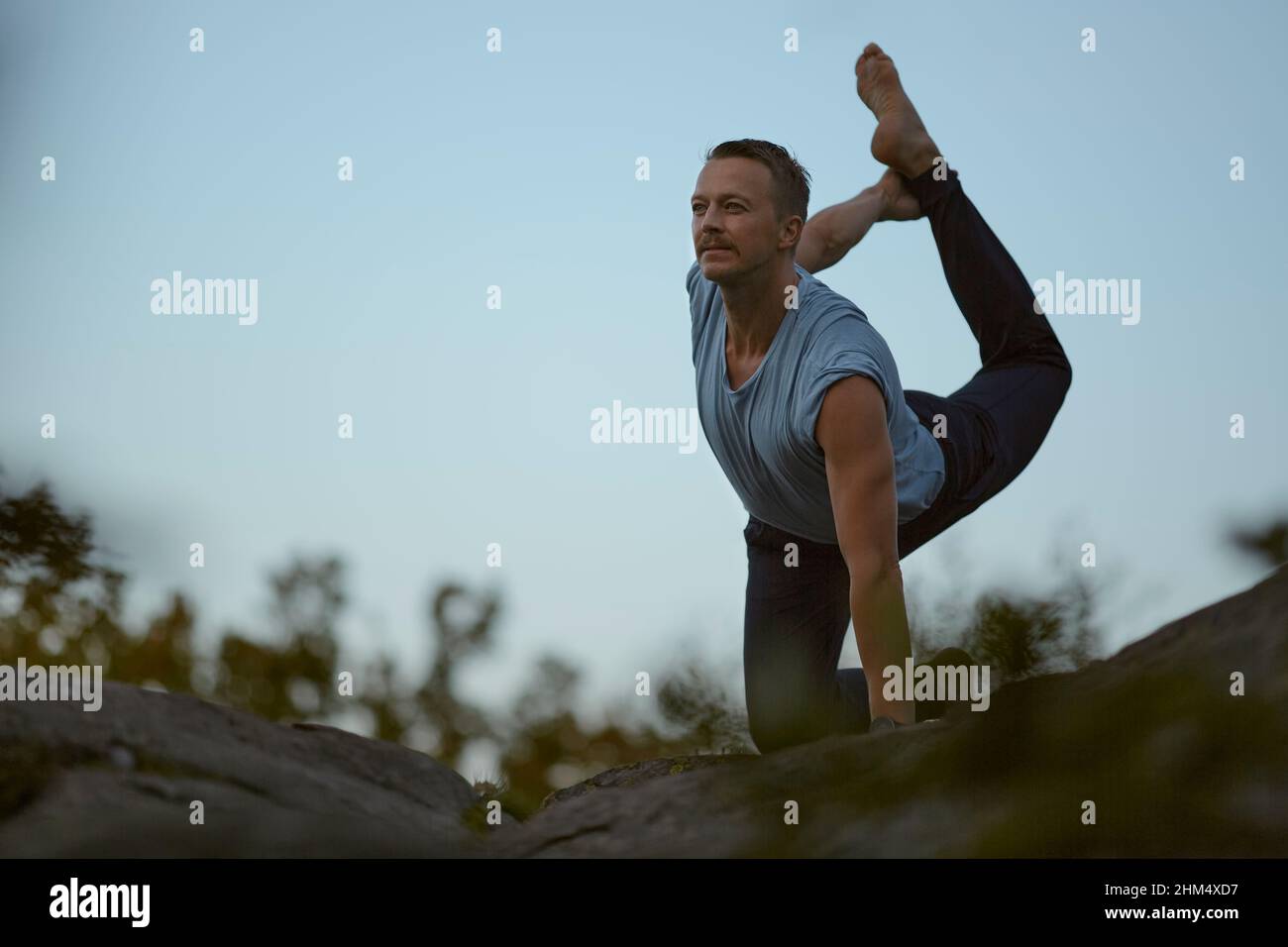 Man kneeling low angle hi-res stock photography and images - Alamy