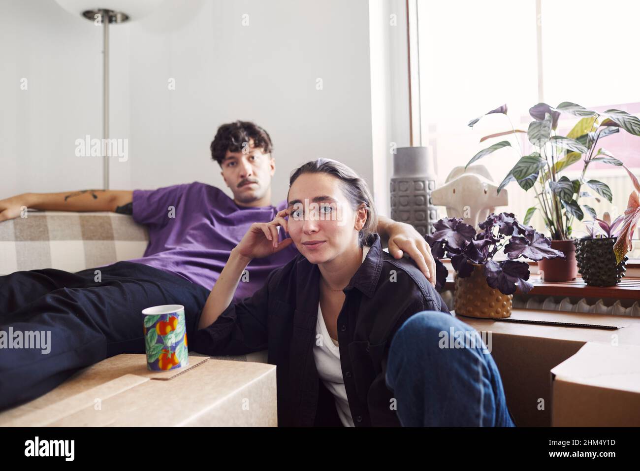 Two men in a room hi-res stock photography and images - Alamy