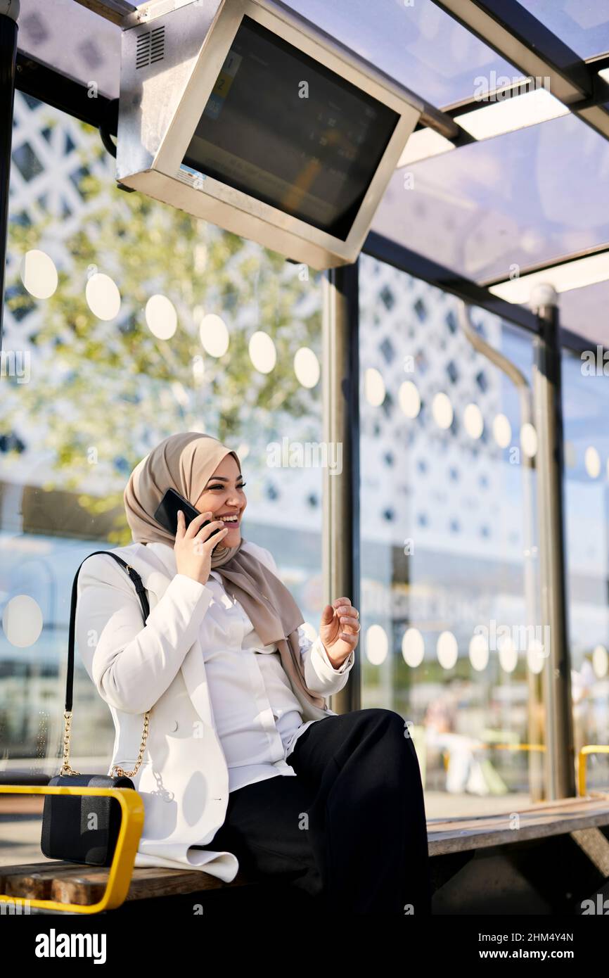 Connection lifestyle hi-res stock photography and images - Alamy