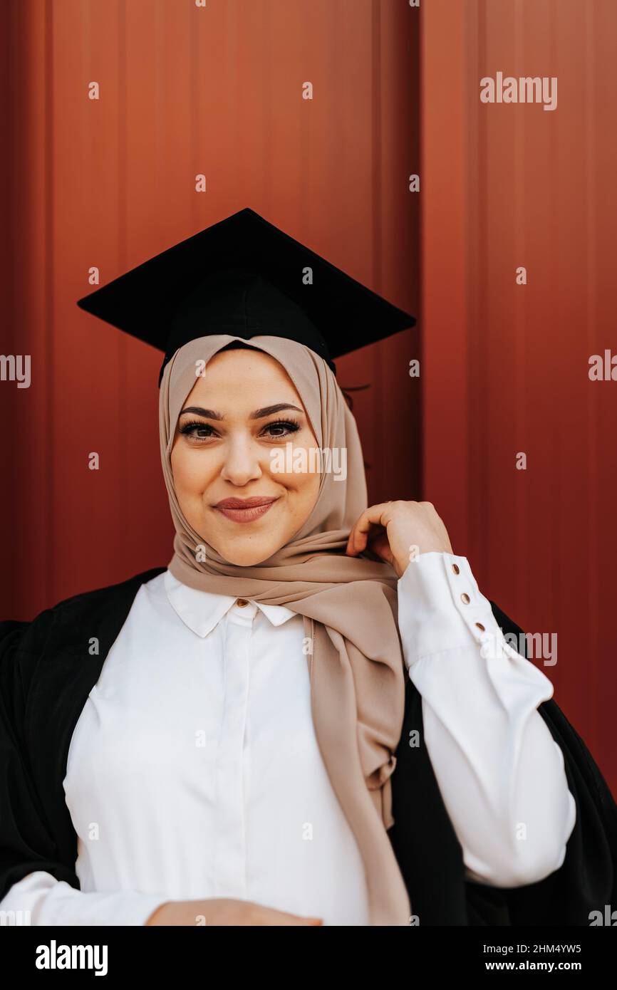 Camera graduation post secondary hi-res stock photography and images ...