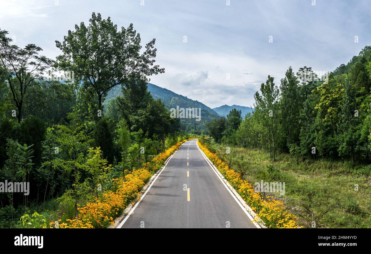 In the 2021 s in the west of henan rural road Stock Photo - Alamy