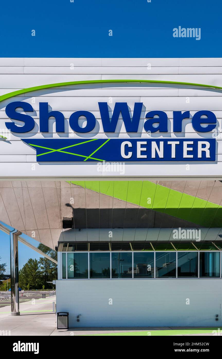 Showare center hi-res stock photography and images - Alamy