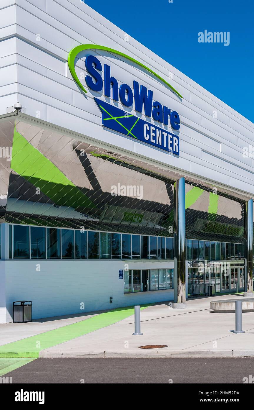 Showare center hi-res stock photography and images - Alamy