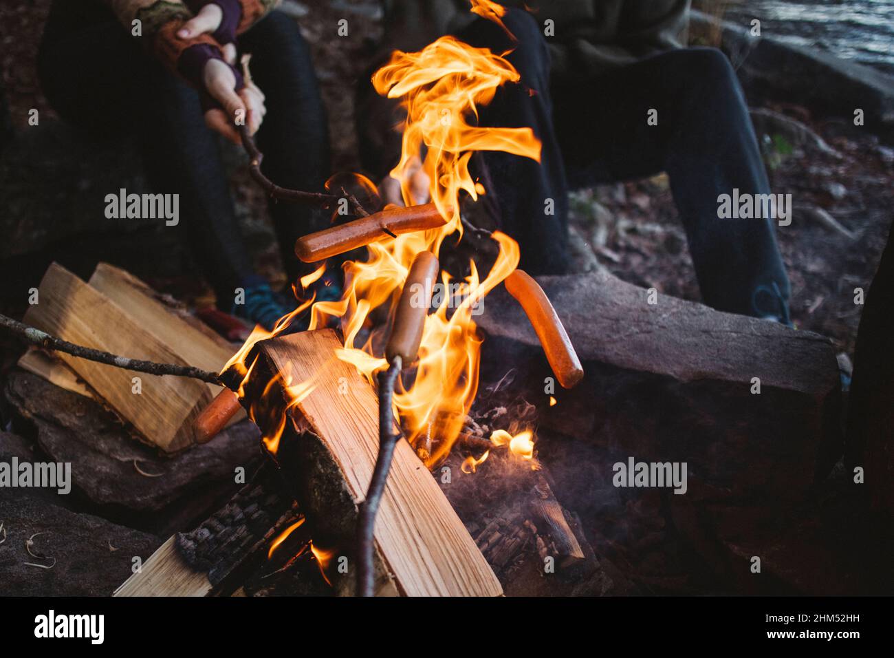 Campfire activity hi-res stock photography and images - Alamy