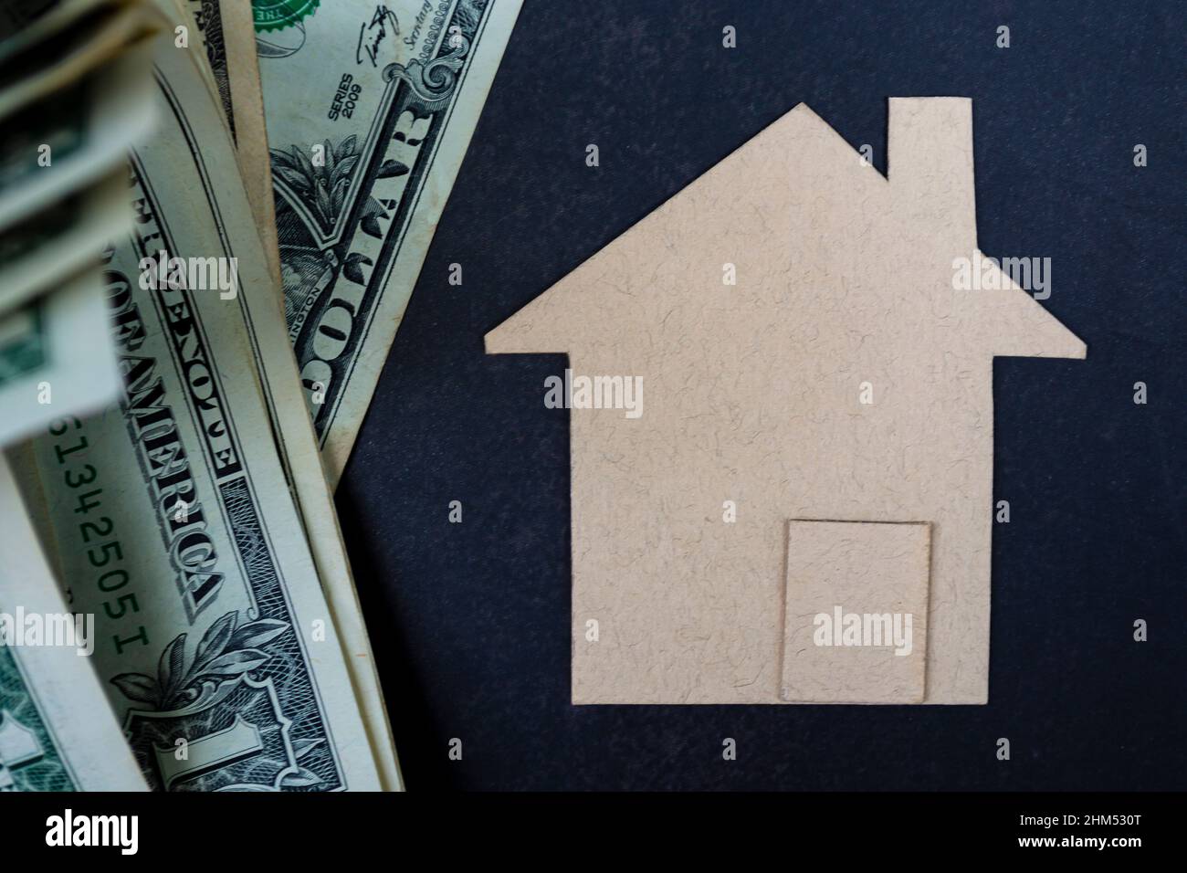 Paper house model hi-res stock photography and images - Alamy