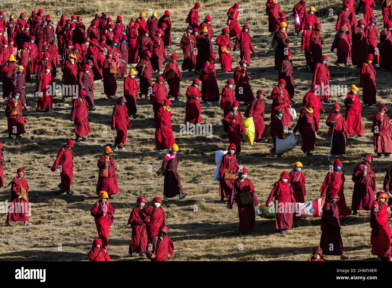 Buddhist activities hi-res stock photography and images - Alamy