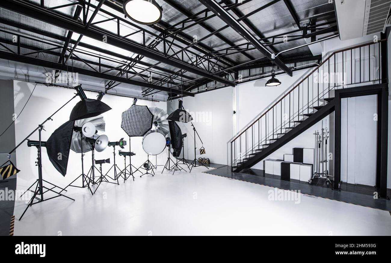 Film studio interior empty hi-res stock photography and images - Alamy