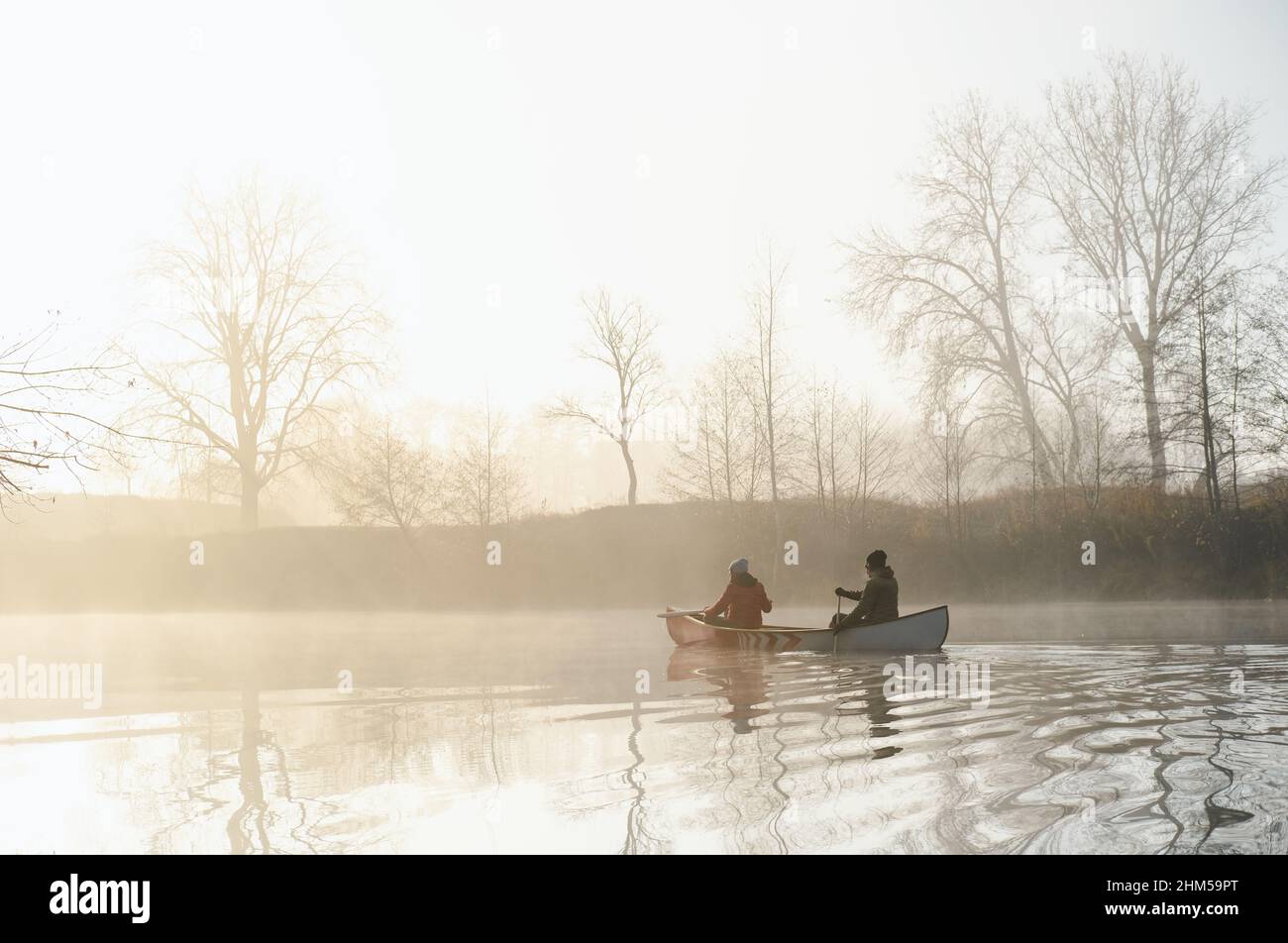 Canoe paddling hi-res stock photography and images - Alamy