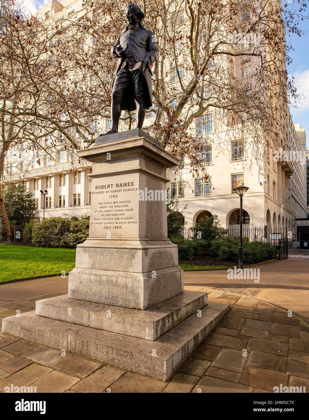 Statue of Robert Raikes, founder of Sunday schools, by Thomas Brock ...
