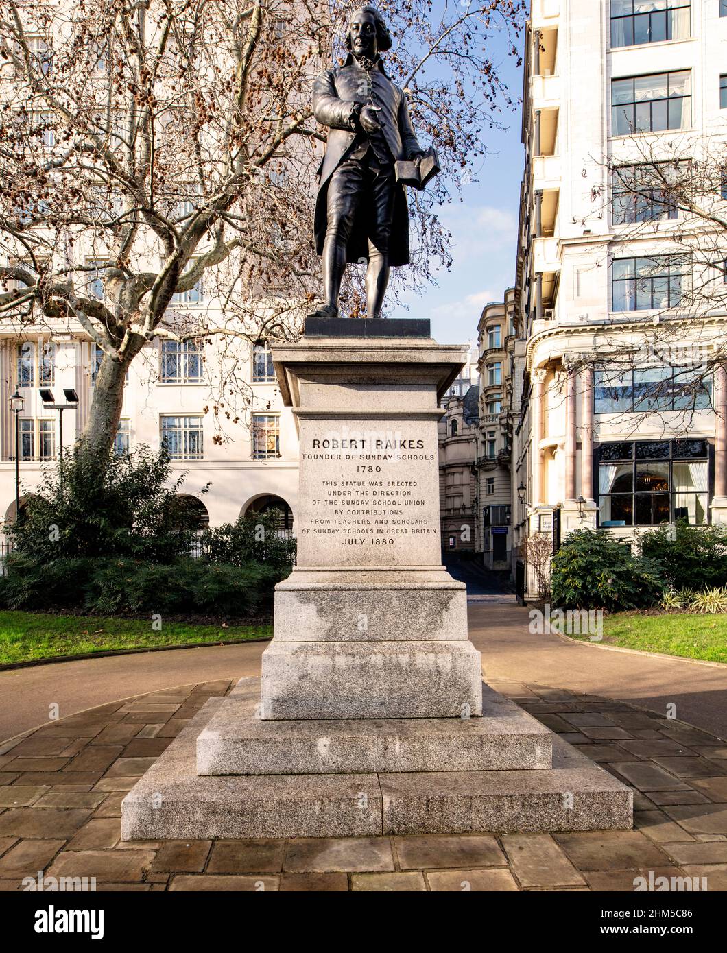 Statue of Robert Raikes, founder of Sunday schools, by Thomas Brock ...