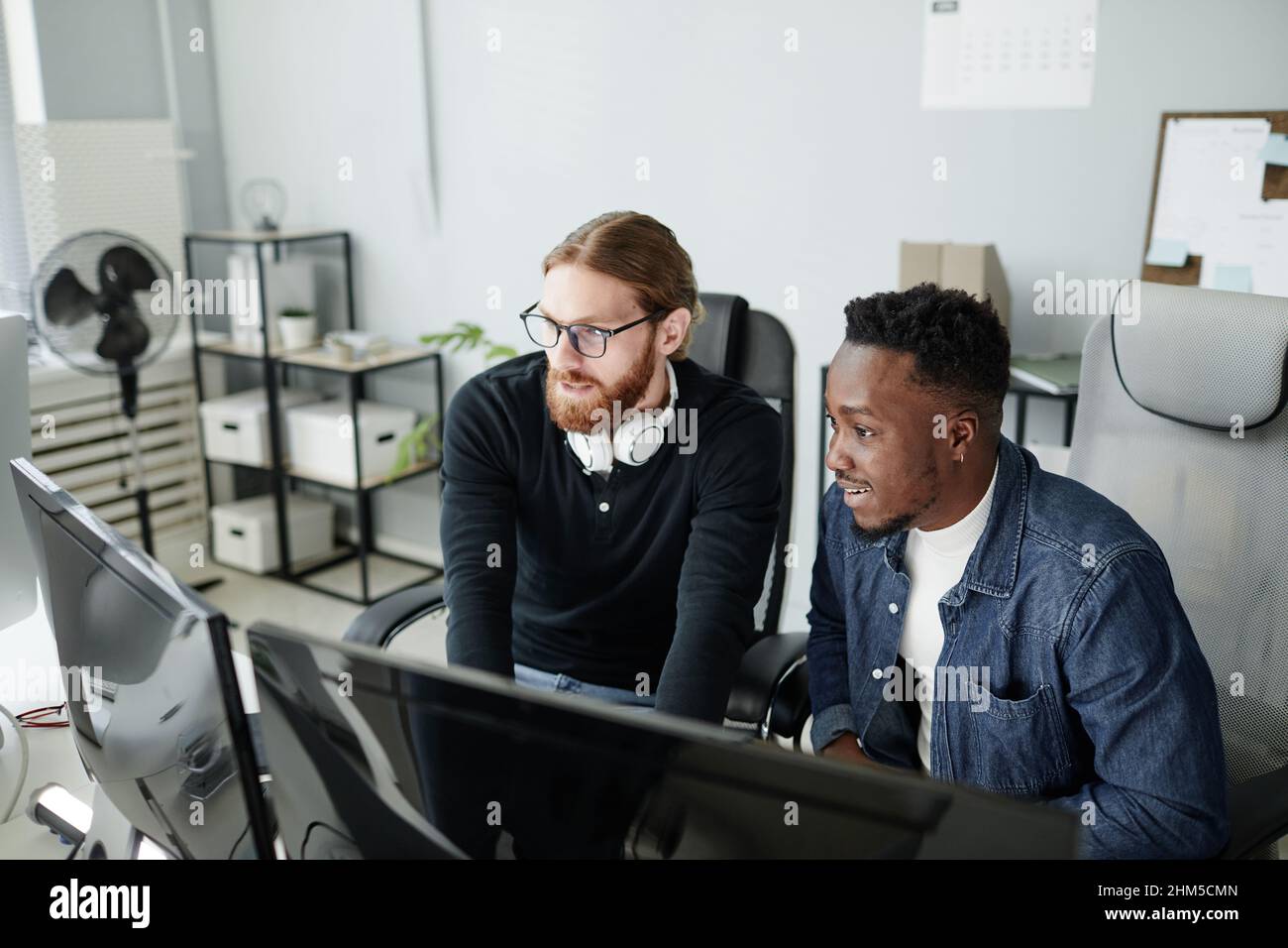 Compute programmer hi-res stock photography and images - Alamy