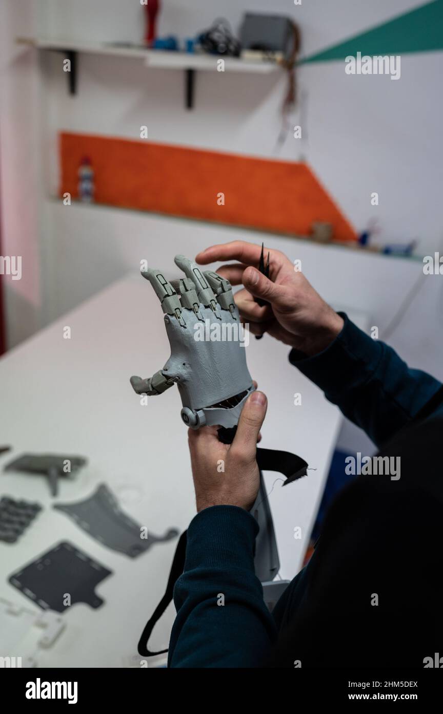 Bionic arm 3d printed hi-res stock photography and images - Alamy