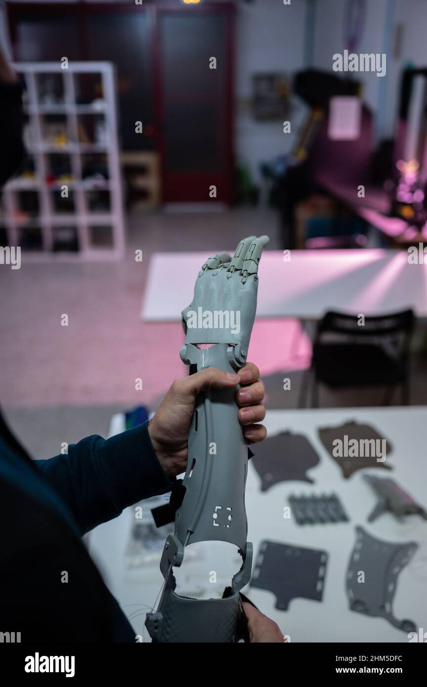 Bionic arm 3d printed hi-res stock photography and images - Alamy