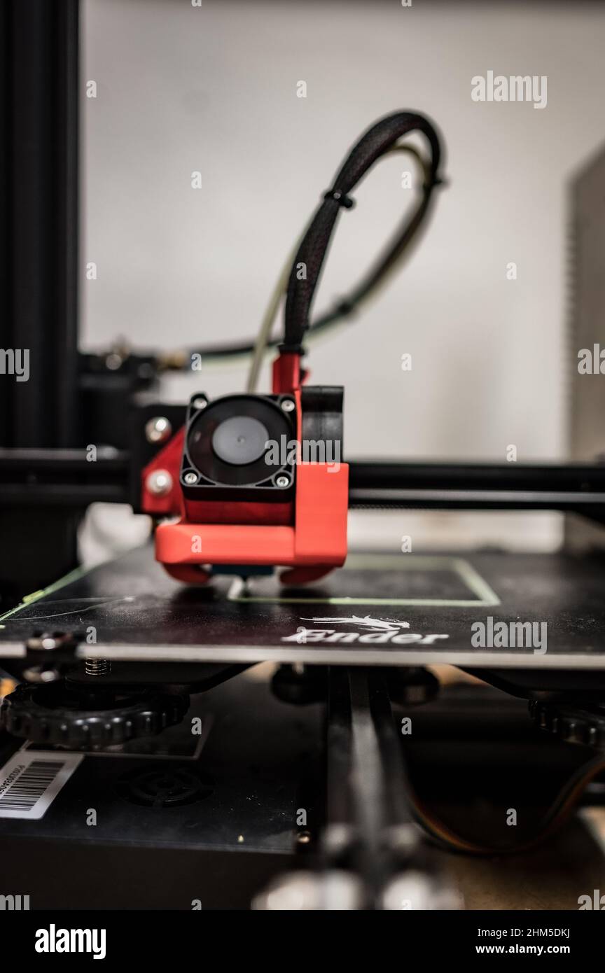 3D Printer working in studio Stock Photo - Alamy