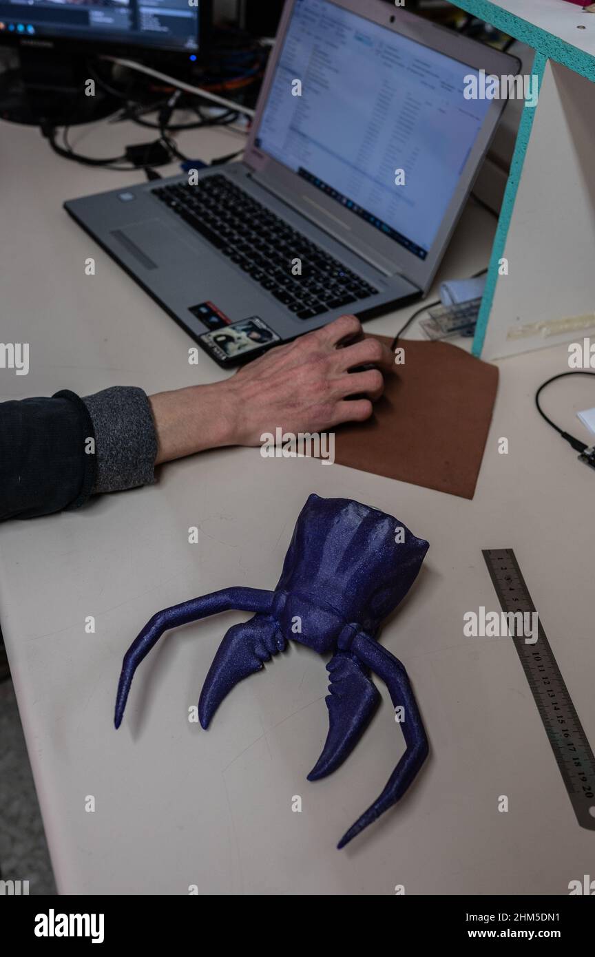 3d printed head computer hi-res stock photography and images - Alamy