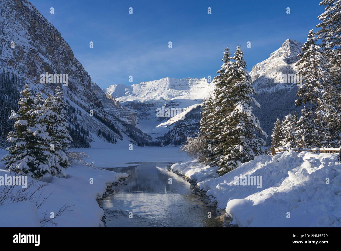 Lake Louise and the Victoria Glacier in winter, Banff National Park ...