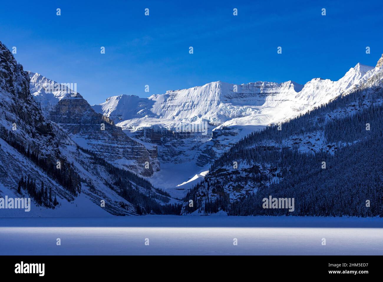Lake Louise and the Victoria Glacier in winter, Banff National Park ...