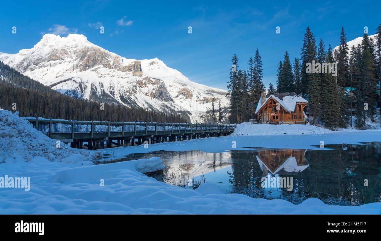 Emerald Lake and Michael Peak in Yoho National Park, British Columbia ...