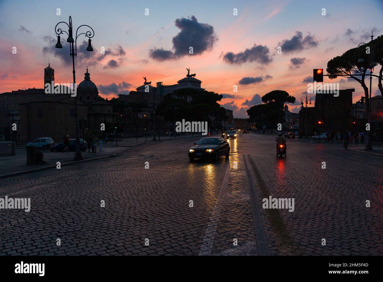 Via Dei Fori Imperiali with the monument of Victor Emmanuel in ...
