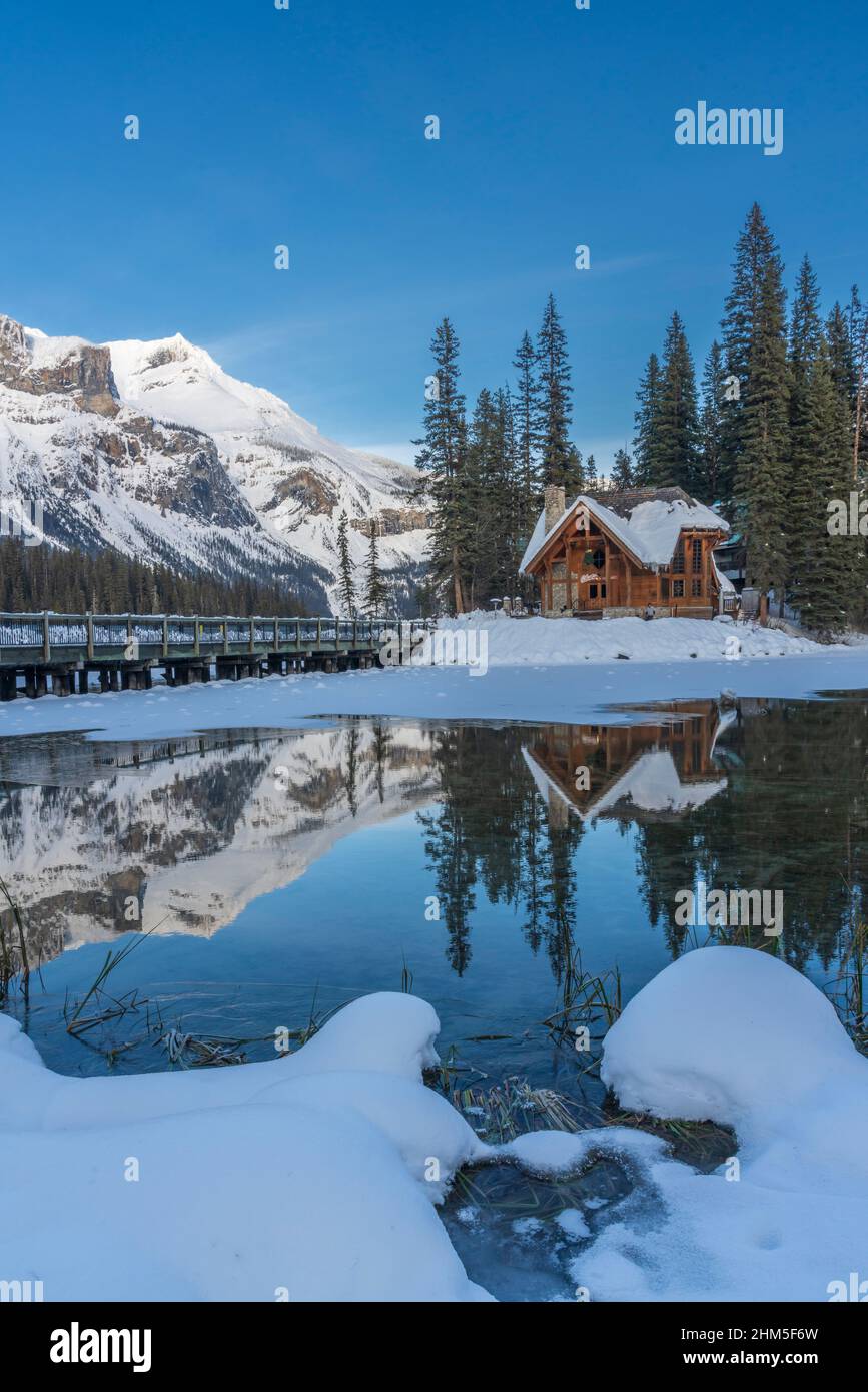 Emerald Lake and Michael Peak in Yoho National Park, British Columbia ...