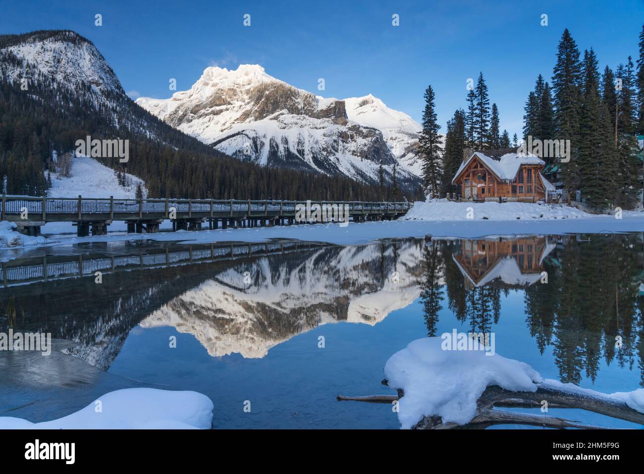Emerald Lake and Michael Peak in Yoho National Park, British Columbia ...