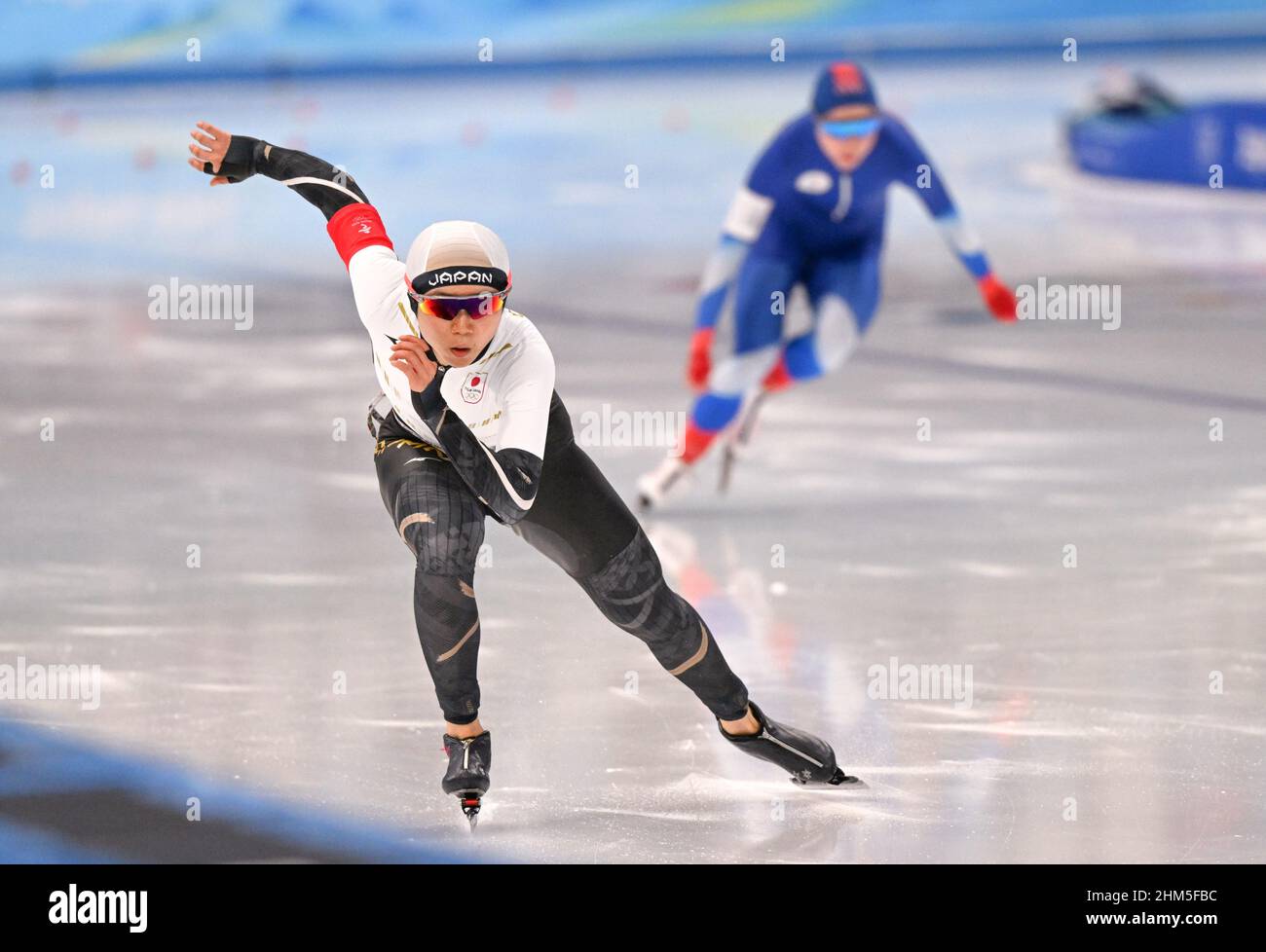 Beijing, China. 7th Feb, 2022. Miho Takagi (front) of Japan competes ...