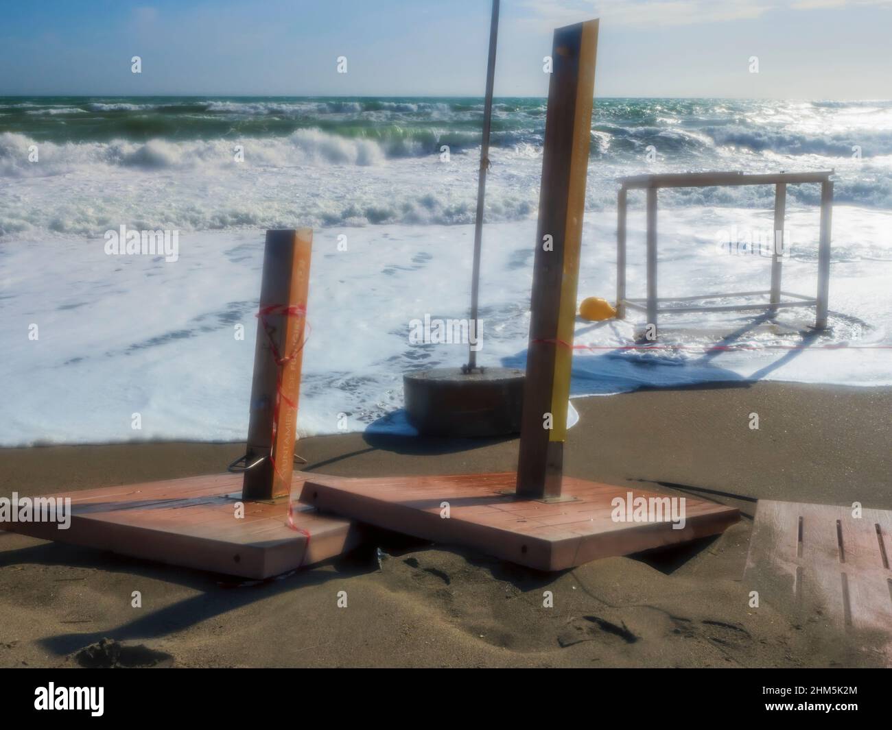 Damage to beach equipment in Fuengirola due to the easterly storm ...