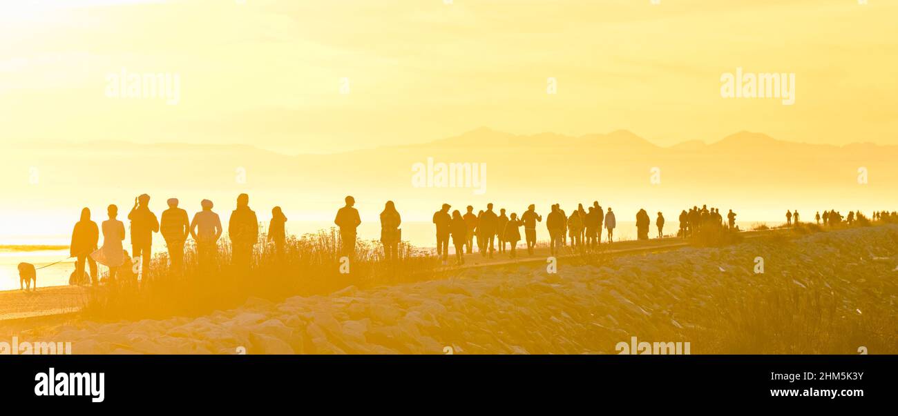 Sunset stroll, Iona Jetty, Iona Beach Regional Park, Richmond, British ...