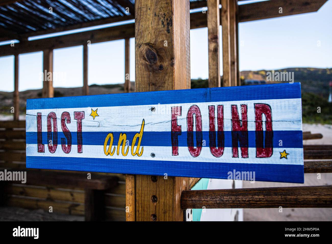 Lost and found sign hi-res stock photography and images - Alamy