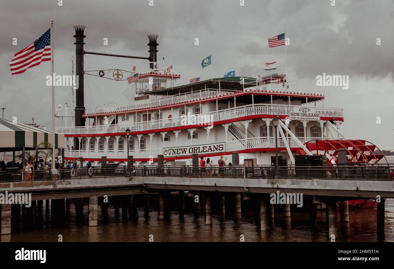Mississippi river steamboat historic hi-res stock photography and ...