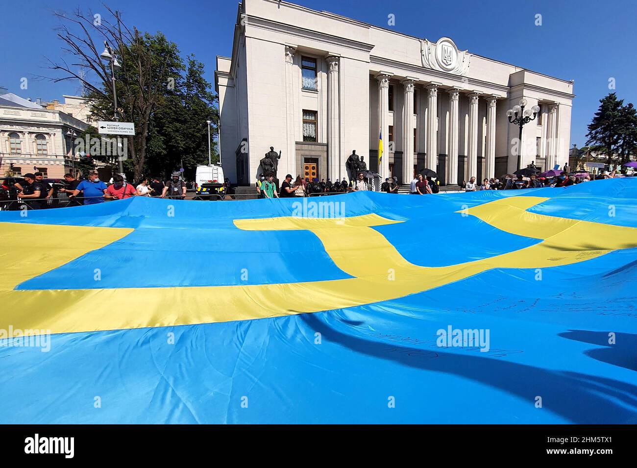 Crimean Tatar flag near Ukrainian parliament. Patriotic Tatars from ...