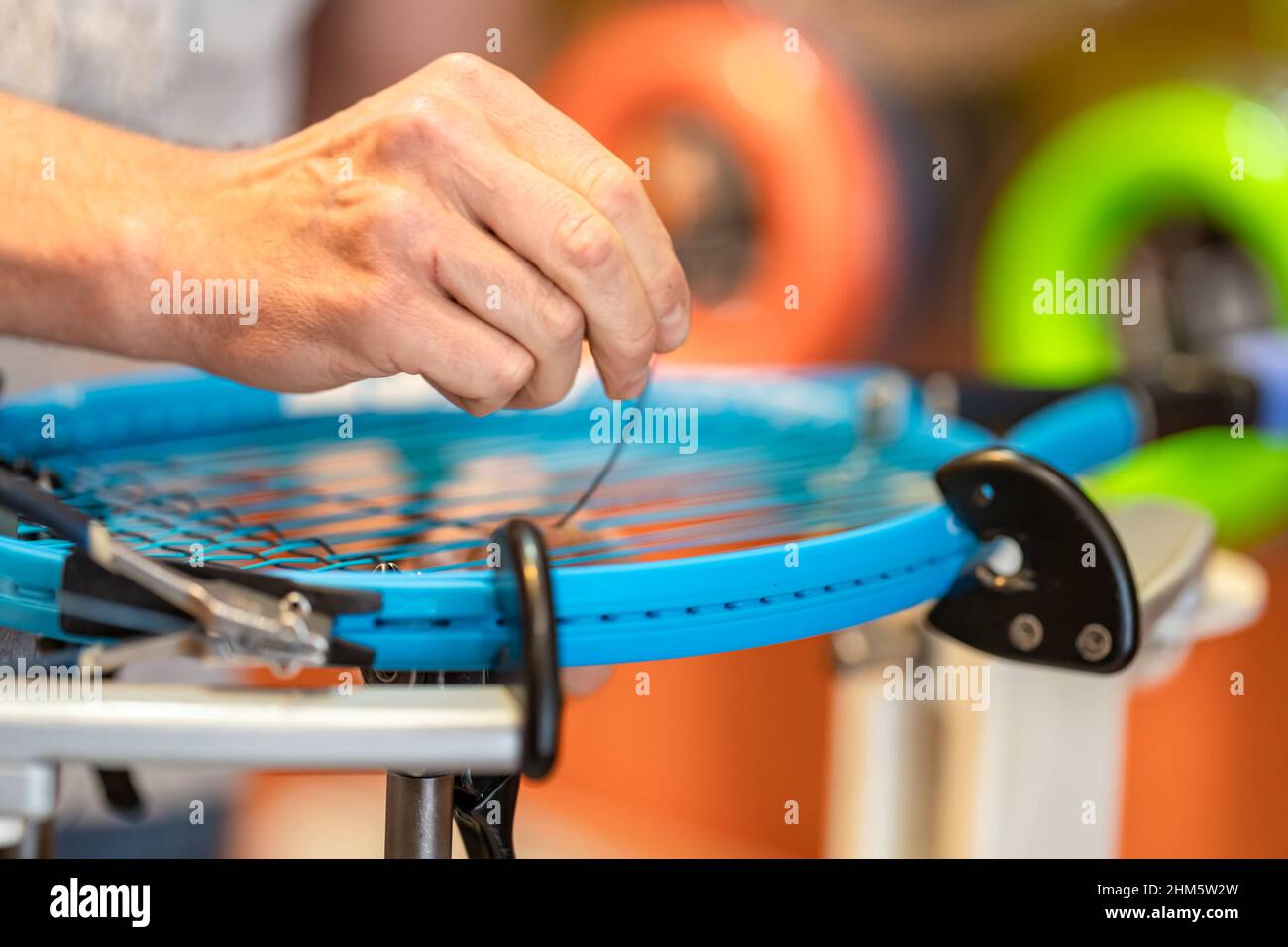 Broken tennis racket hi-res stock photography and images - Alamy