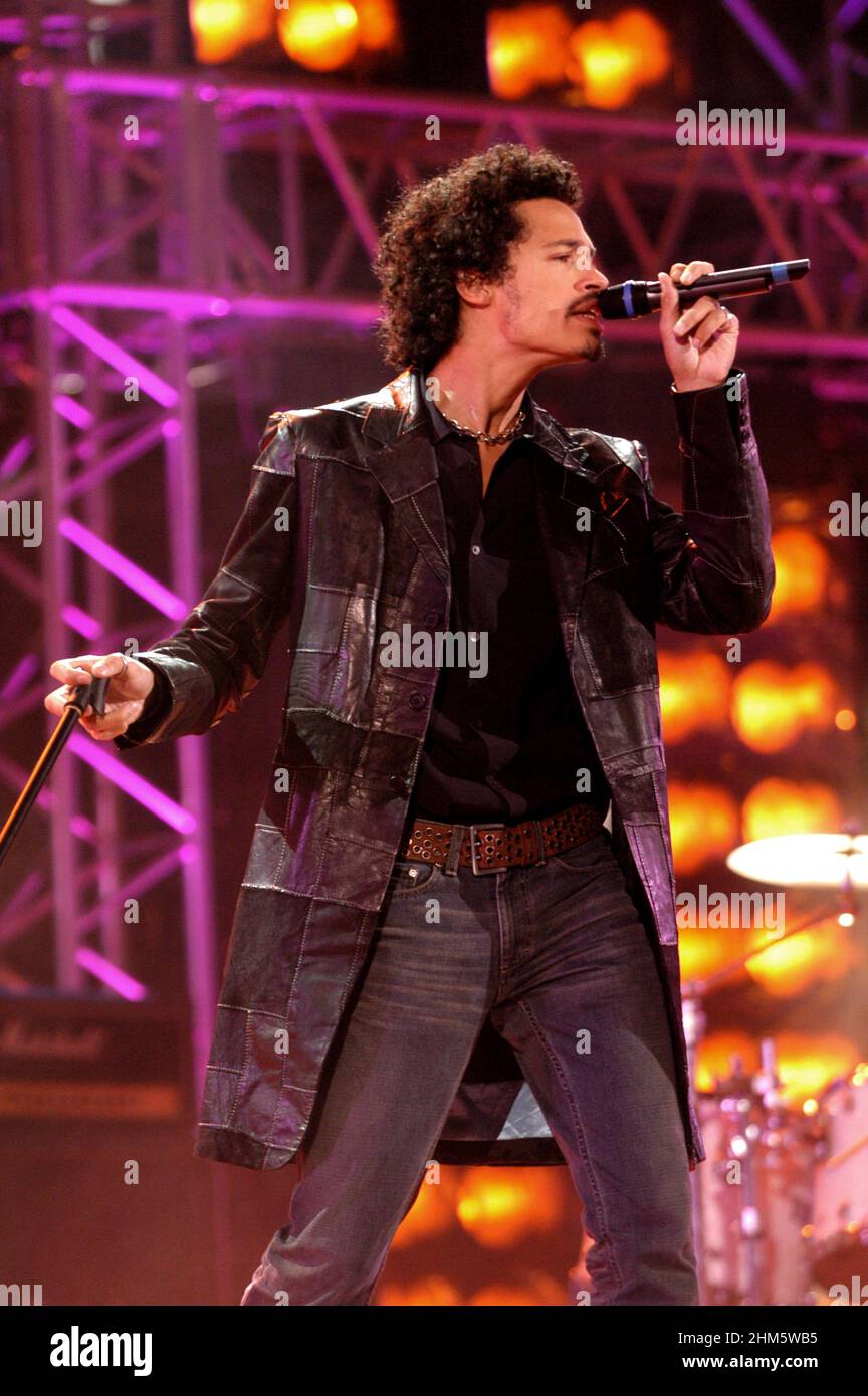 Verona Italy 2003-09-20 : Live concert of singer Eagle-Eye Cherry ...