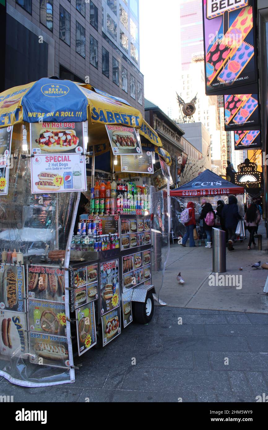Iconic Sabrett hotdog stand near COVID-19 testing station Stock Photo ...