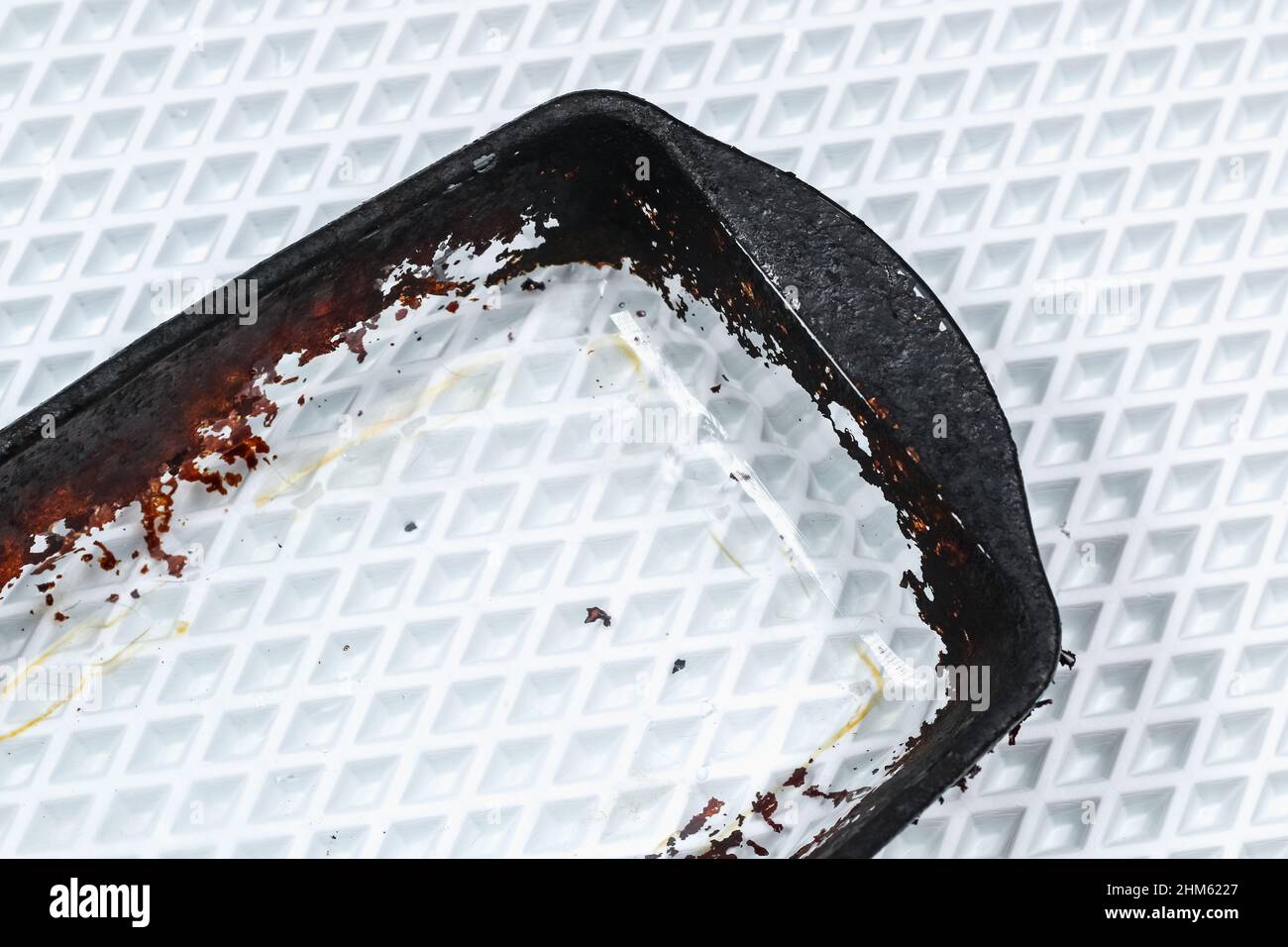 Dirty food trays hi-res stock photography and images - Alamy