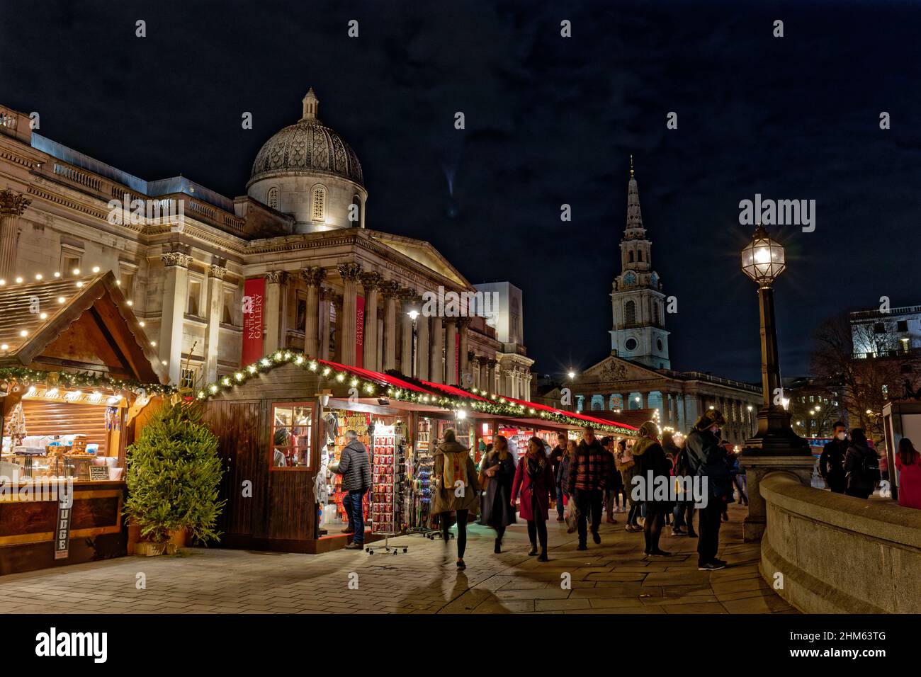 The colorful Christmas Market stalls outside The National Gallery in ...