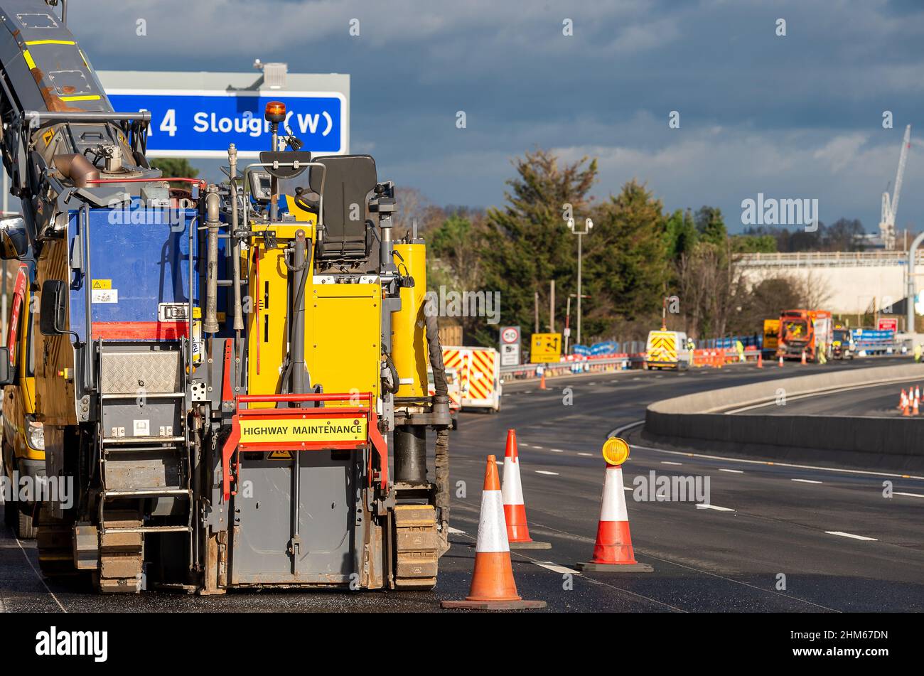 Dorney Reach, Buckinghamshire, UK. 6th February, 2022. The M4 is closed ...