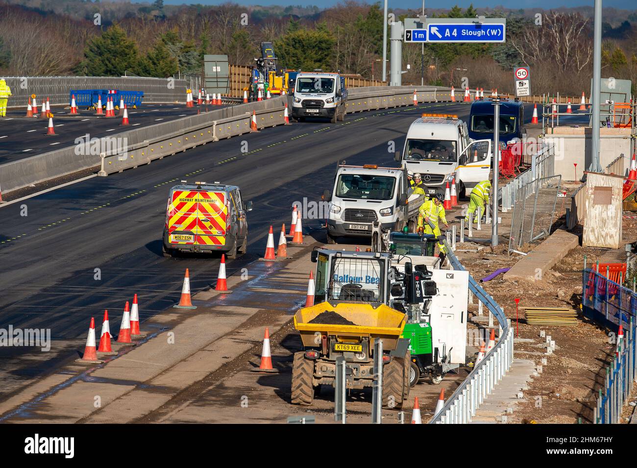 Dorney Reach, Buckinghamshire, UK. 6th February, 2022. The M4 is closed ...