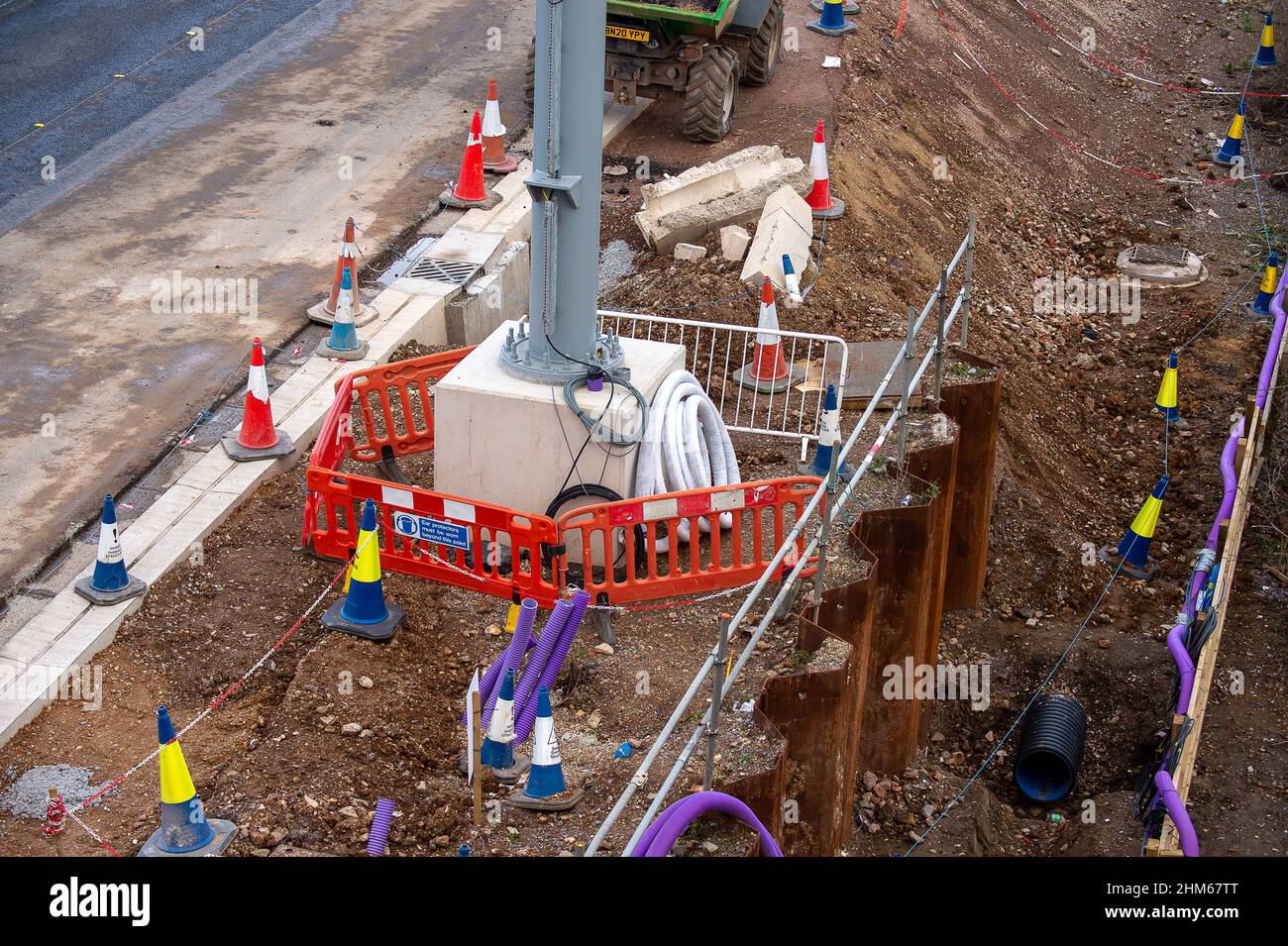 Dorney Reach, Buckinghamshire, UK. 6th February, 2022. The M4 is closed ...