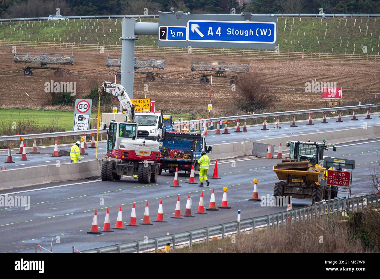 Dorney Reach, Buckinghamshire, UK. 6th February, 2022. The M4 is closed ...
