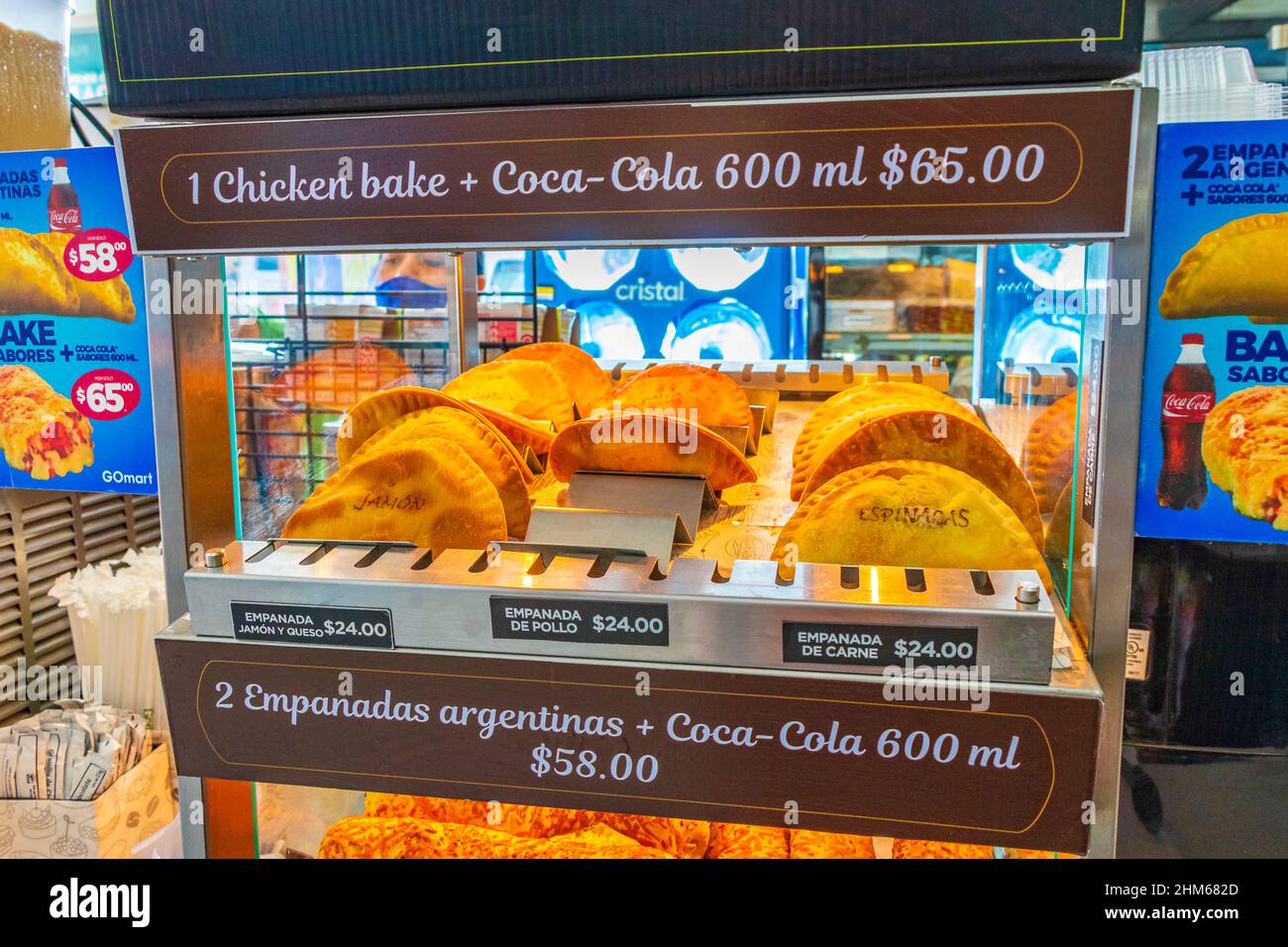Empanada shop hi-res stock photography and images - Alamy