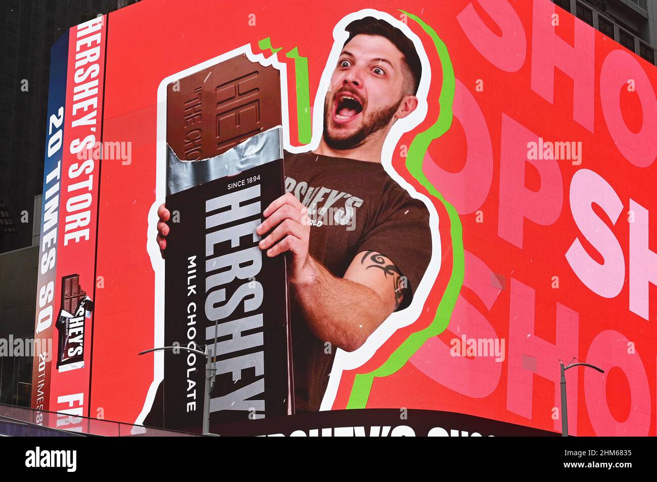 Hershey’s chocolate world times square hi-res stock photography and ...