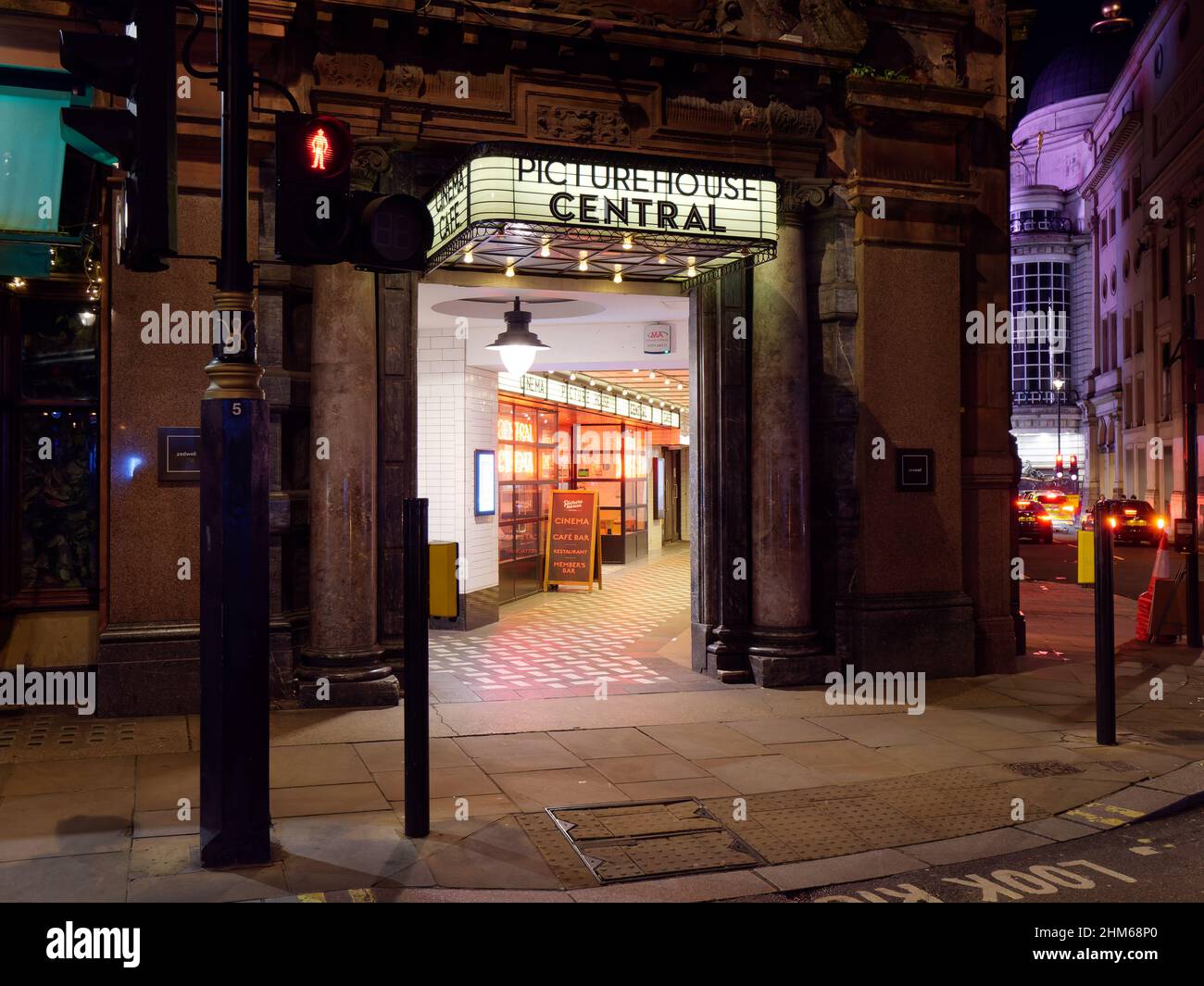 Old cinema entrance hi-res stock photography and images - Alamy