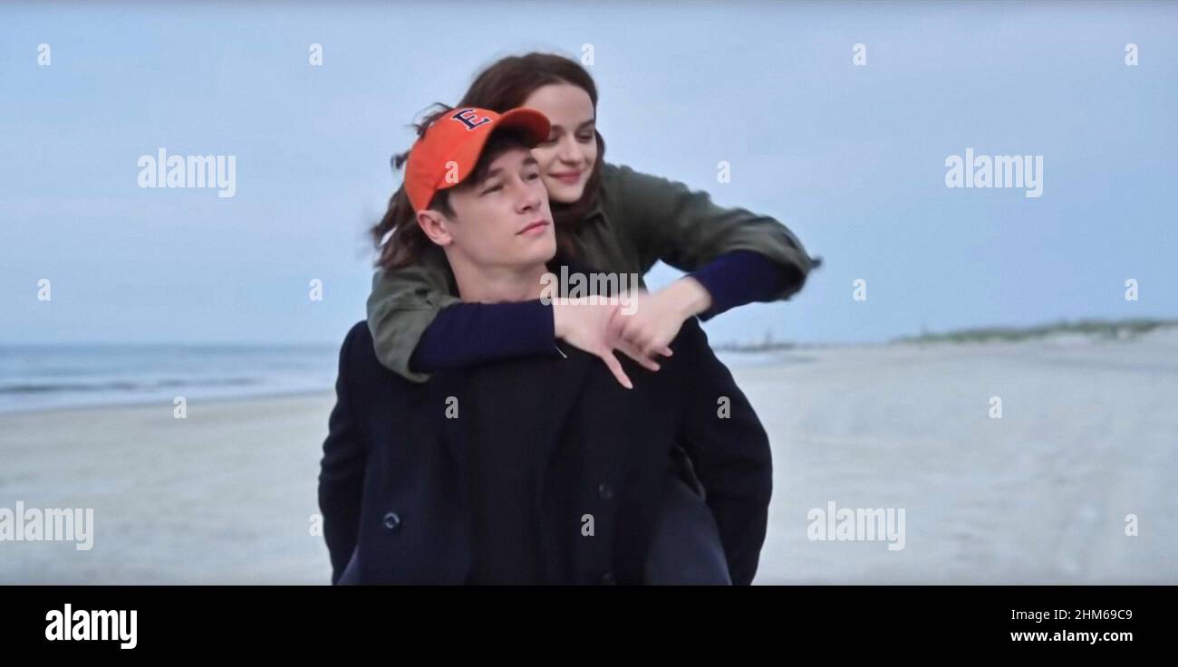 THE IN BETWEEN, from left: Kyle Allen, Joey King, 2022. © Paramount+ ...