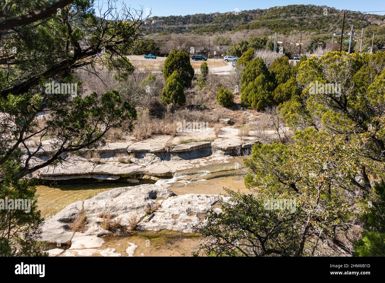 Austin, Texas, USA. 6 February, 2022. Walking the Bull Creek Valburn ...