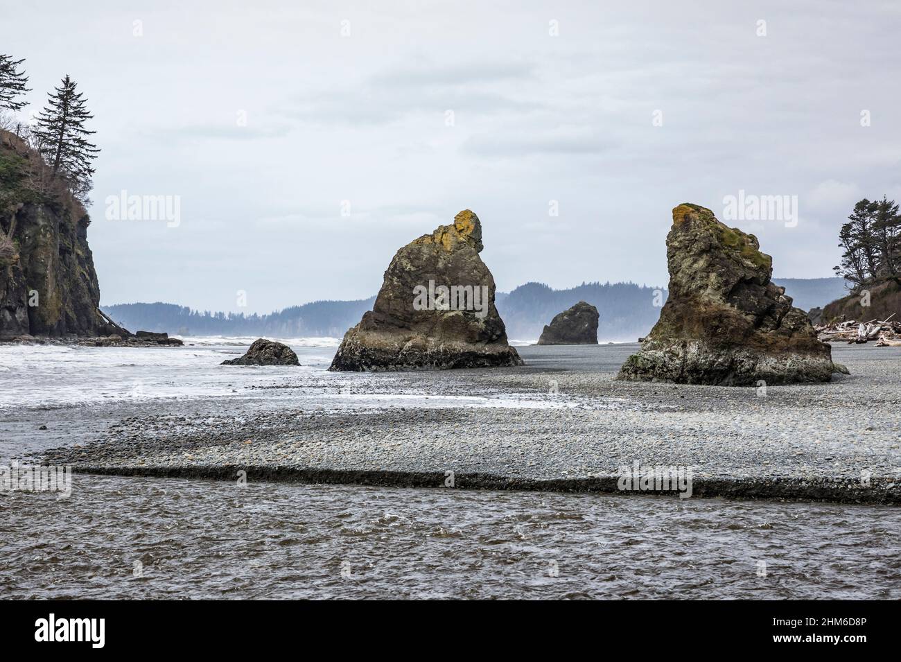 Sea Stack on Ruby Beach on the picturesque Olympic Coast of Washington ...