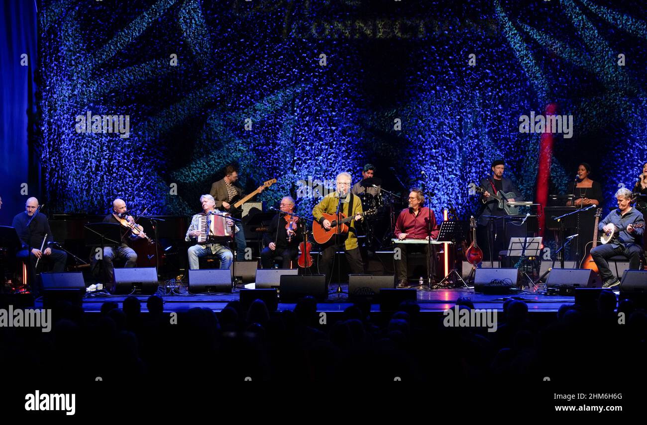 Paul brady hi-res stock photography and images - Alamy