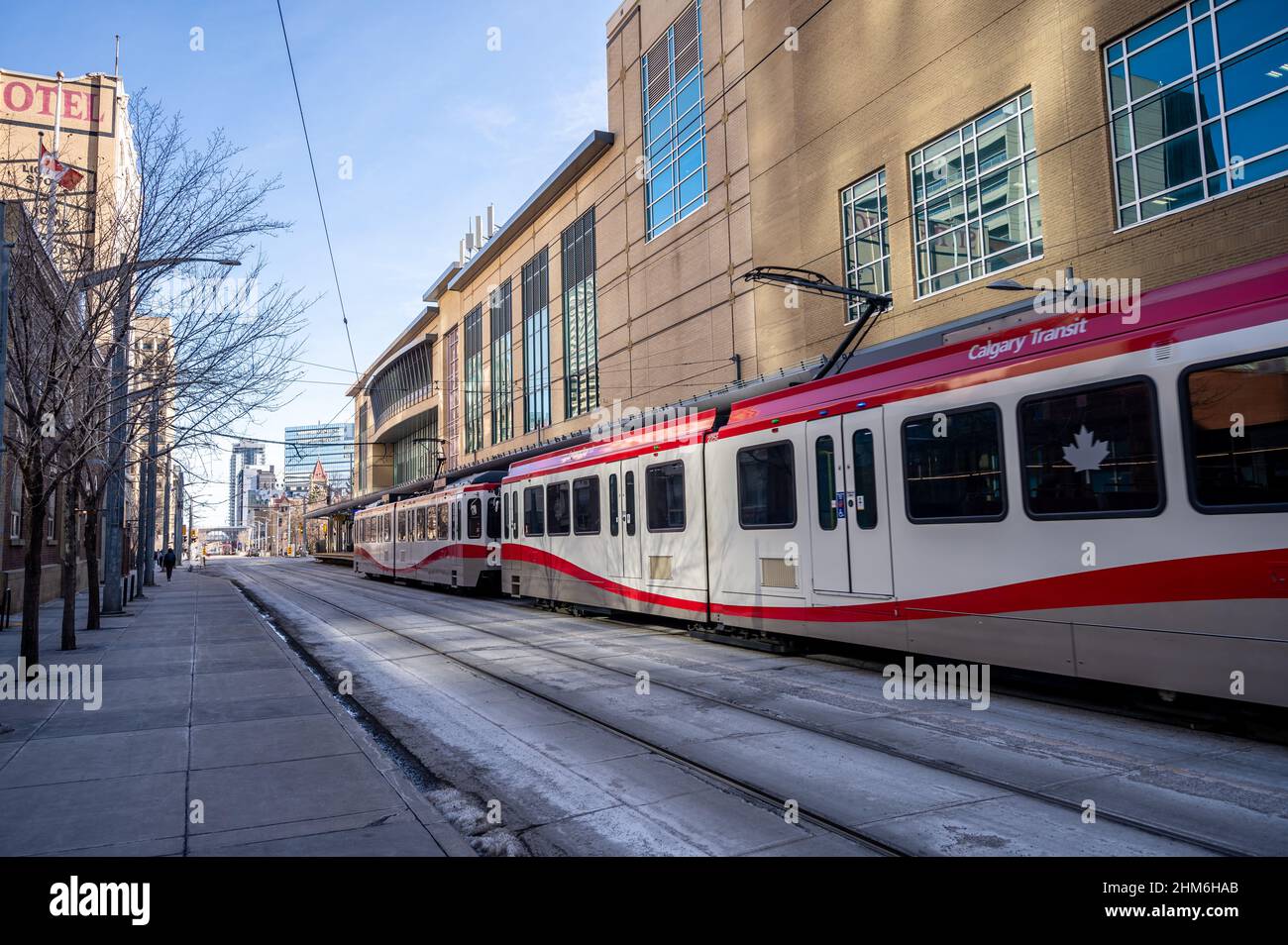 Calgary, Albert a - February 6, 2022: C-Train in downtown Calgary in ...